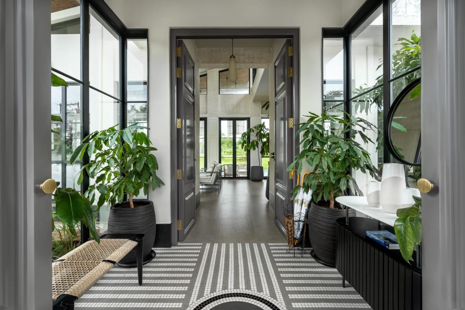5 Stunning Entrance Designs For An Elegant First Impression - Isprava