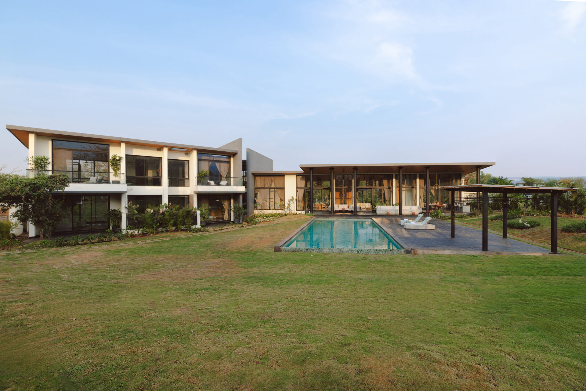Modern Heritage: Estate de Revessa, Alibaug - Isprava