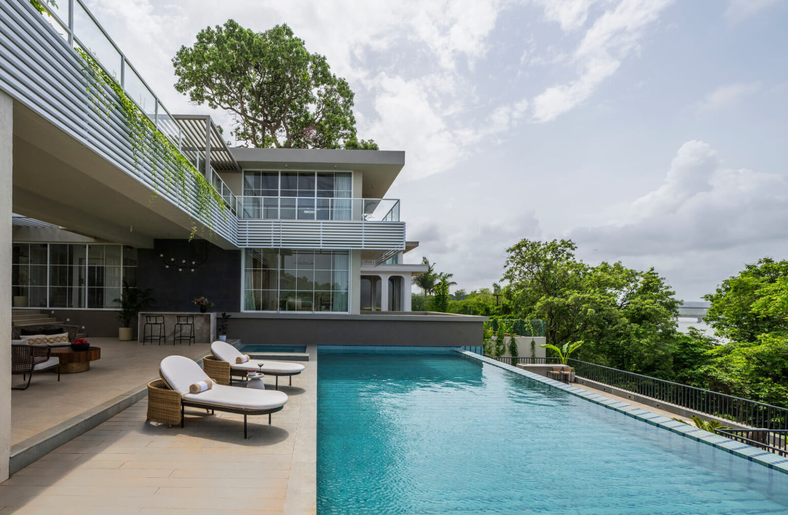 Luxury 4 BHK Villa for Sale in Goa - Estate de Terrosa | Private Pool